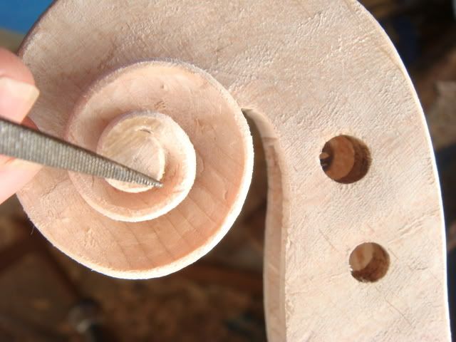 Carving a scroll step by step (or almost) - Page 3 - The Pegbox - Maestronet Forums